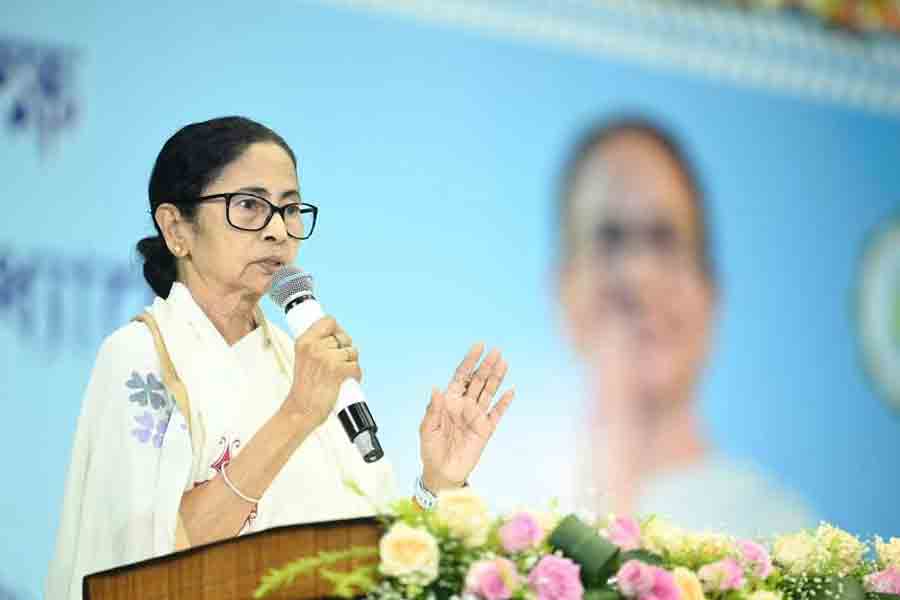 Motion tabled in West Bengal Assembly over harassment of Bengali ...