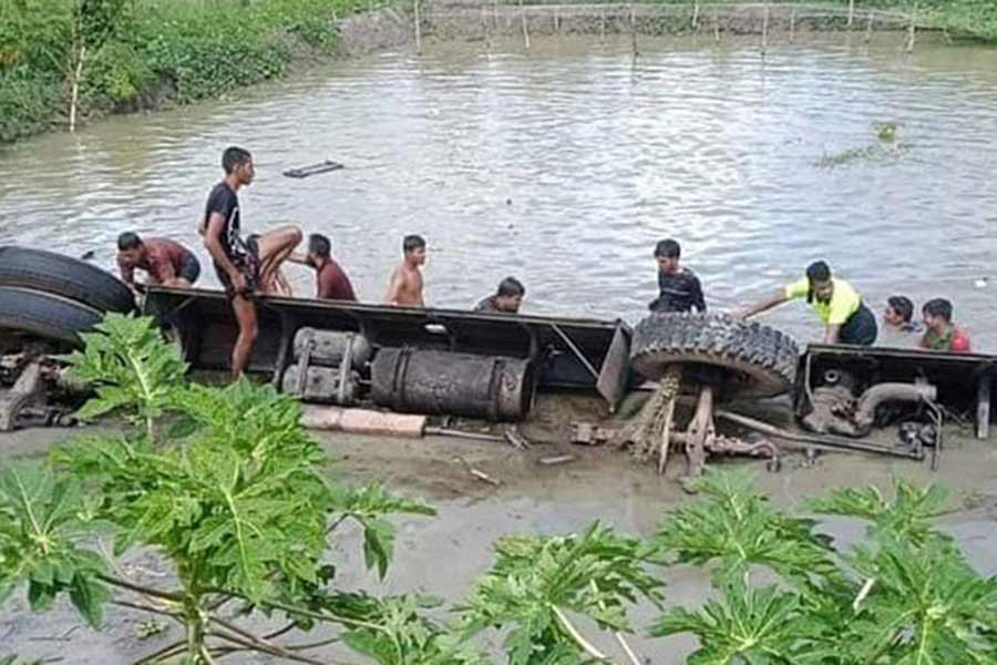 Death toll in Jhalakathi bus accident reaches 17 | The Financial Express
