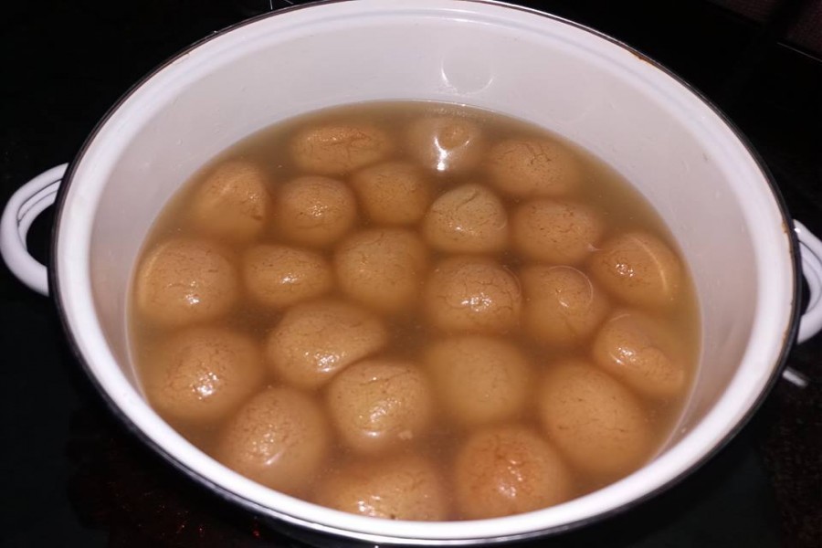 Jashore's 'Sadek Golla' beats every other sweets! | The Financial Express