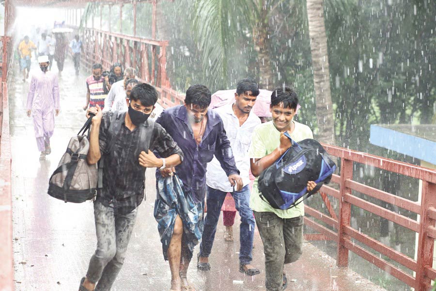 Cyclone Hamoon weakens crossing Bangladesh coast | The Financial Express