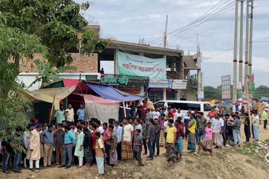 50 structures removed from road leading to tunnel at Anwara end | The ...