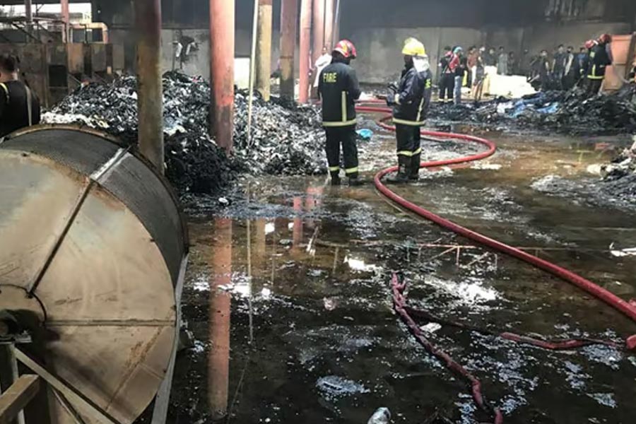 Mattress factory catches fire in Chattogram’s Kalurghat | The Financial ...