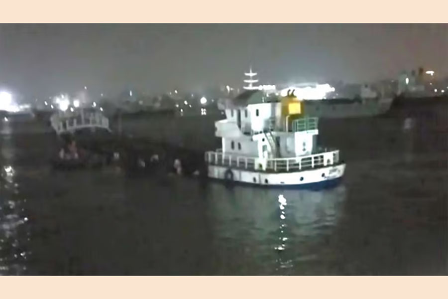 Surveyor missing after lighter vessel with 1,600 tonnes of fertiliser ...