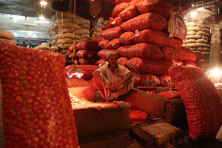 Bangladesh to import onions from 10 countries after India bans export | The Financial Express