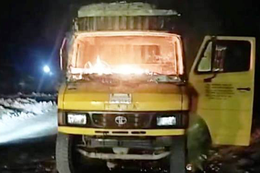 Covered van set ablaze in Sylhet | The Financial Express