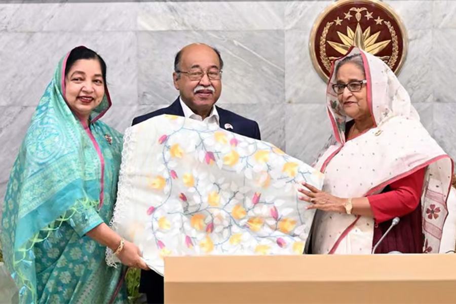 PM receives GI certificates for Tangail saree, two other products | The ...