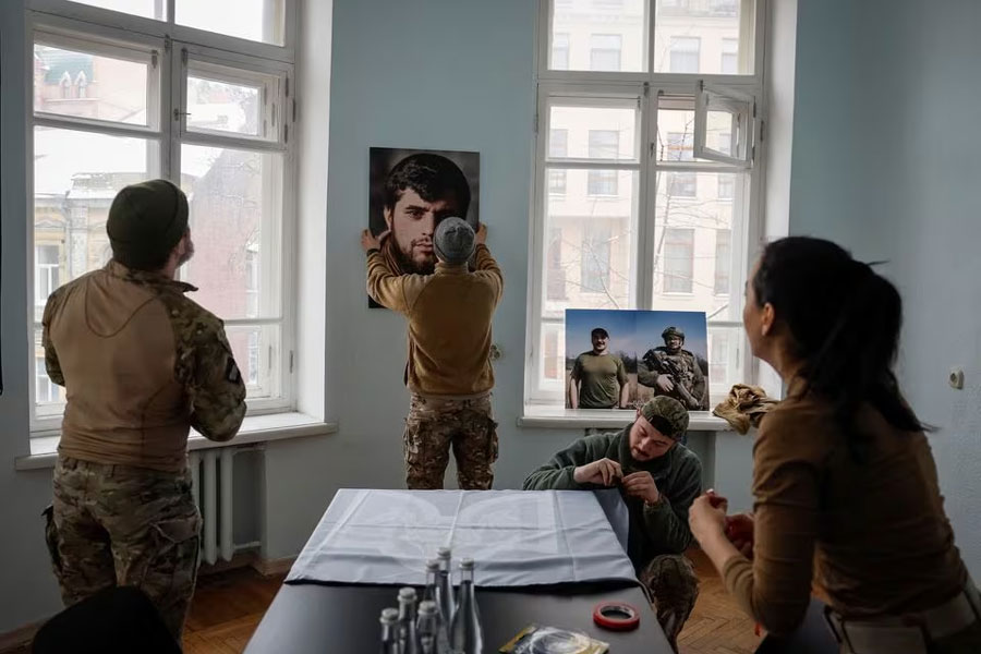 Prominent Ukrainian army unit launches own recruitment drive to ...
