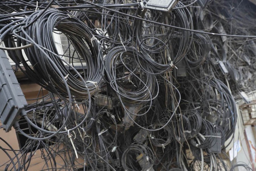 No headway in taking Dhaka’s internet, satellite TV overhead cables ...