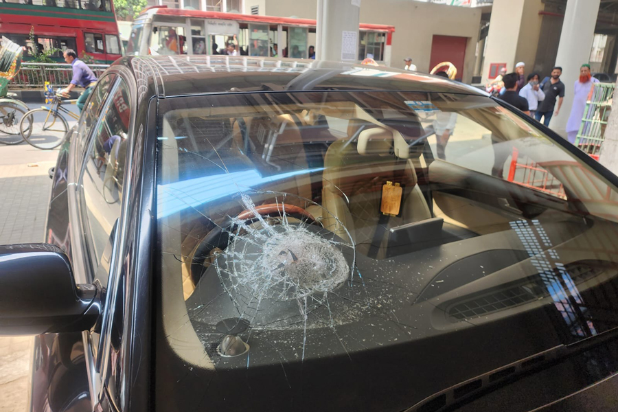 Former MP Golam Maula Rony attacked in his car on Dhaka University ...