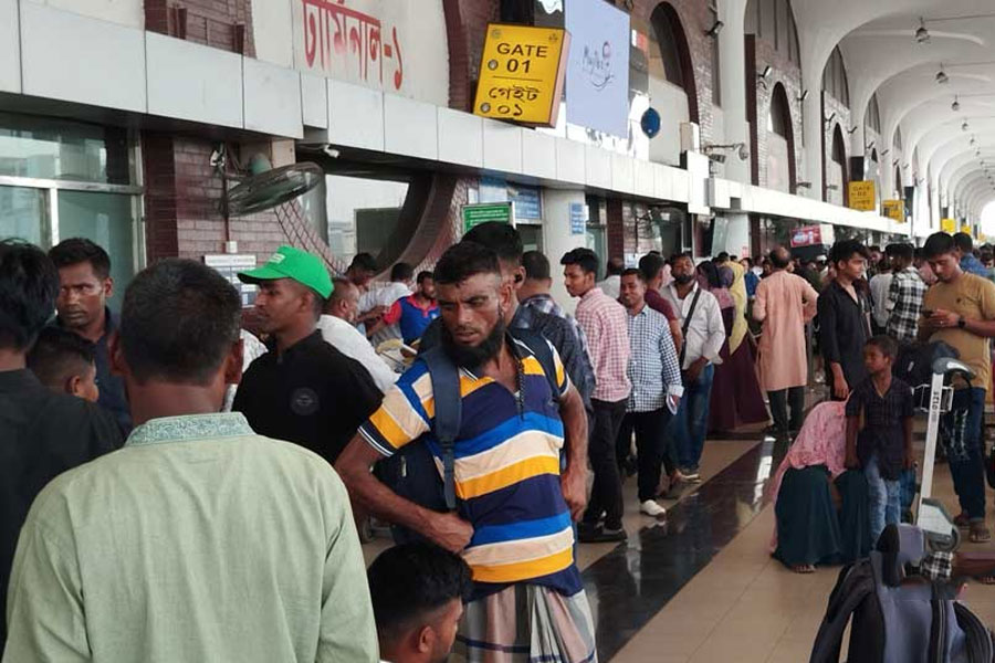Ticketless workers throng Dhaka airport as Biman operates special ...