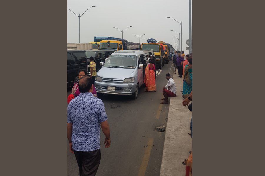 Punno Snan causes 40-km tailback on Dhaka-Chattogram highway | The ...