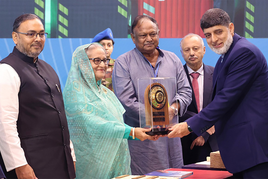 PRAN-RFL clinches seven national export trophies, including three golds ...