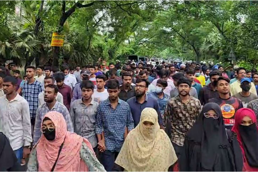 Students hold mass procession on Dhaka-Pabna highway | The Financial ...