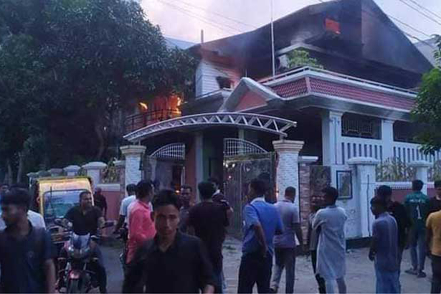 Mashrafe’s Narail home vandalised, torched | The Financial Express