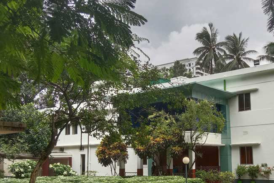 Dhaka’s Minto Road, known for residences of ministers, largely deserted ...