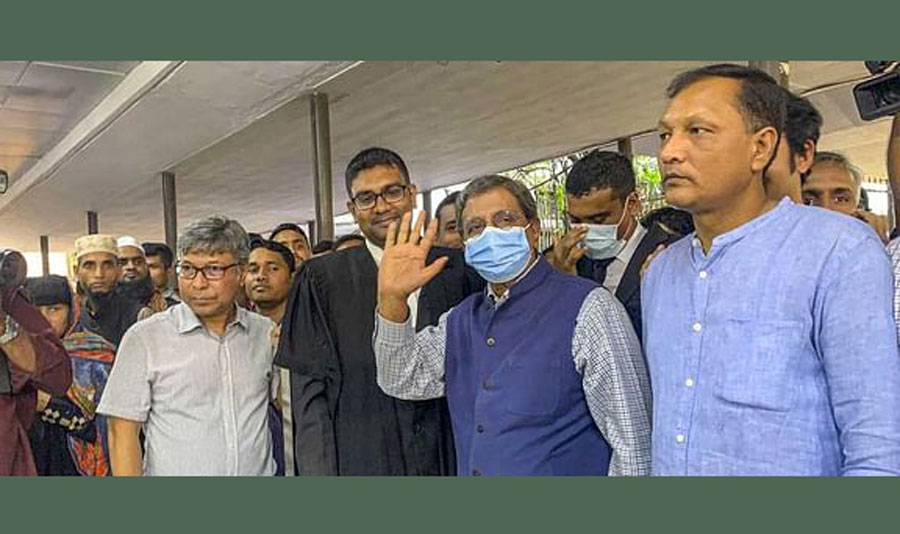 ডিজিটাল নিরাপত্তা আইন: প্রথম আলো সম্পাদকের ৬ সপ্তাহের আগাম জামিন | The ...