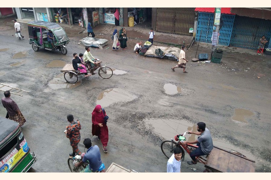 Bitumen cover coming off at five kilometre stretch | The Financial Express