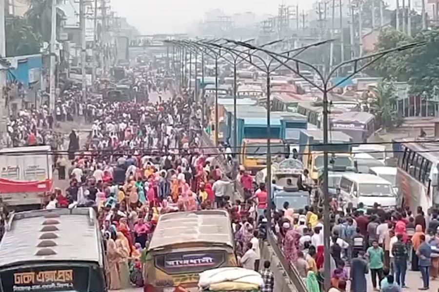 Garment worker killed in Ashulia clash | The Financial Express