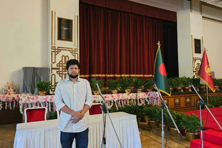 Awami League must apologise to restore Sheikh Mujib's pre-1971 legacy: Mahfuj | The Financial ...