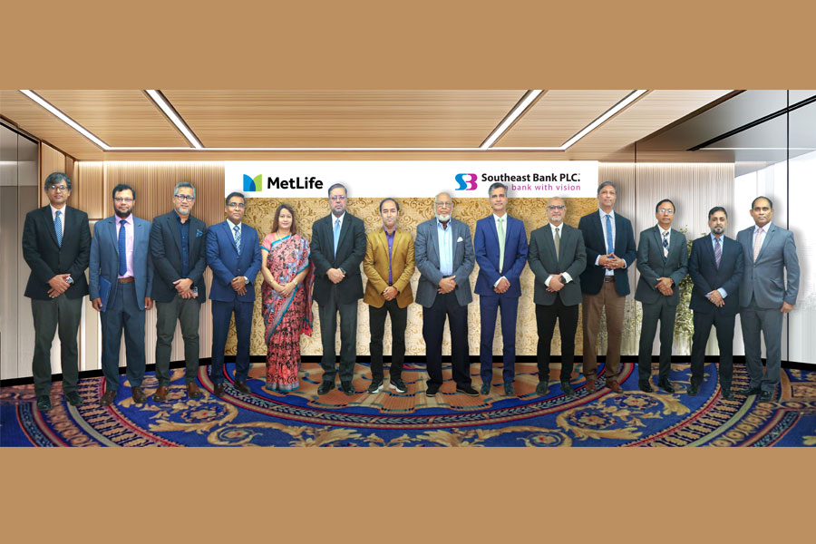 Courtesy meeting between Chairman of Southeast Bank and CEO of MetLife ...