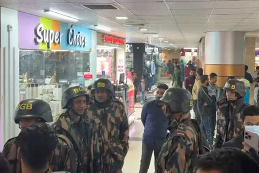 Theft at gold shop at Shimanto Square during Friday prayers | The ...