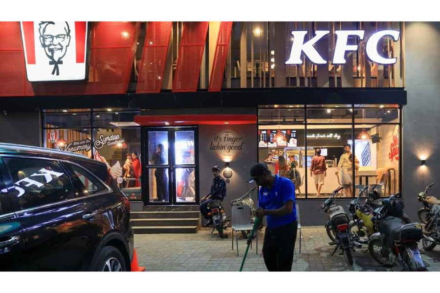 Over 170 arrested for attacks on Pakistan KFC outlets in Gaza war ...