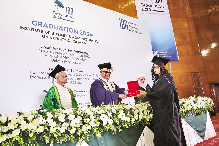 We must navigate challenges ahead, says DU VC at IBA graduation ...