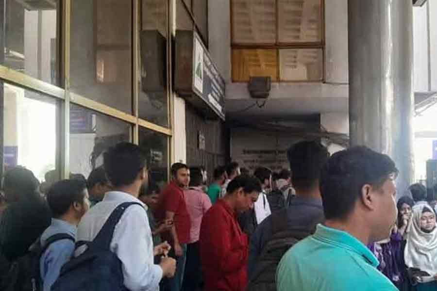 Five injured after lift mishap at Karwan Bazar building | The Financial Express