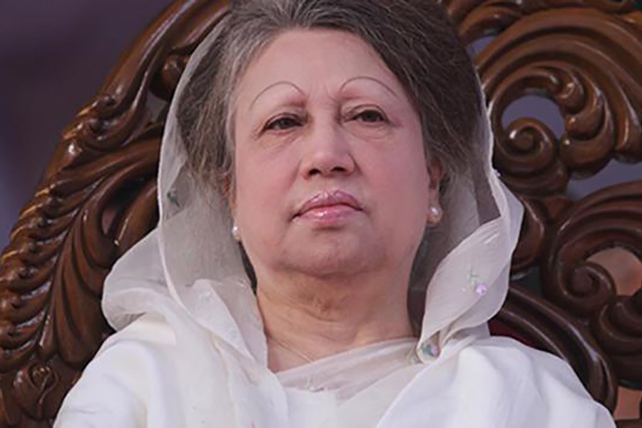 Khaleda returns home from UK | The Financial Express