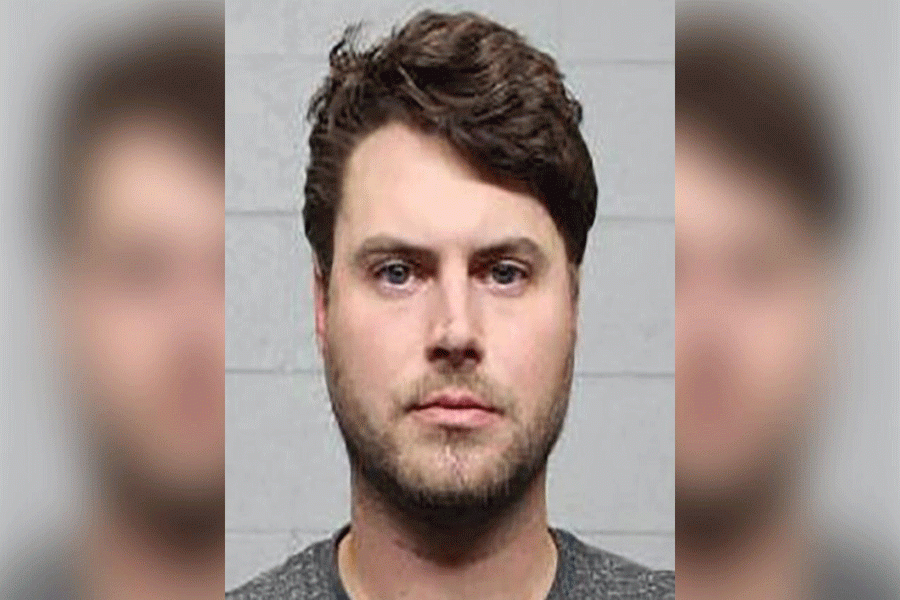 Us Man Accused Of Groping Woman Arrested After Plane Makes Early