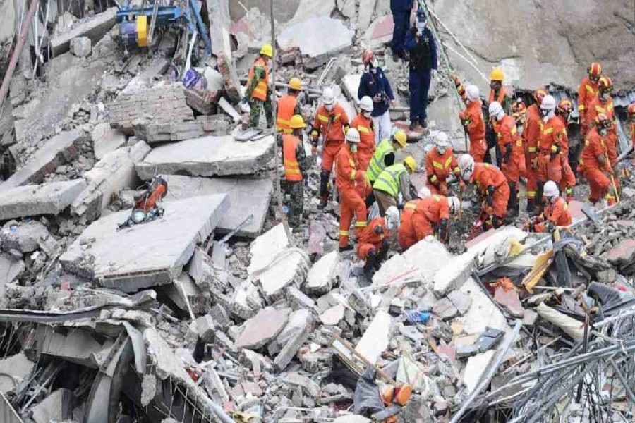 Man rescued after 69 hours in rubble of fallen China hotel | The ...