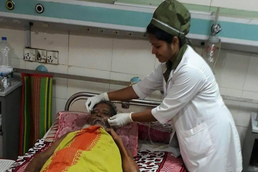 Nurses plead not to be sent into corona battle unarmed | The Financial ...