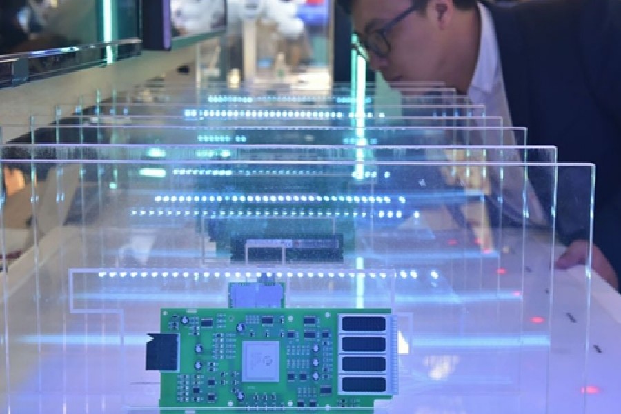 Huawei to stockpile more chips as US tightens technology restrictions ...