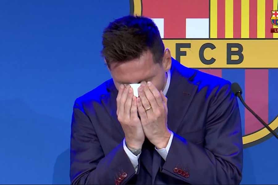 Messi breaks down in tears at Barcelona farewell press conference | The ...
