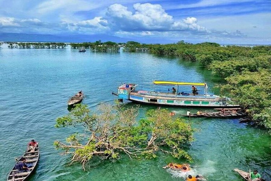 Restrictions for tourists in Tanguar haor | The Financial Express